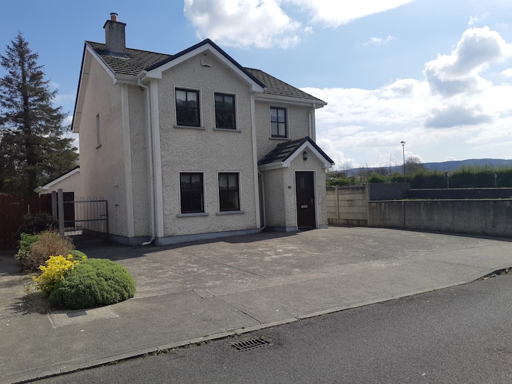 'Peggy's' Lodge, Bonniconlon, Ballina,  Co Mayo - Ballina