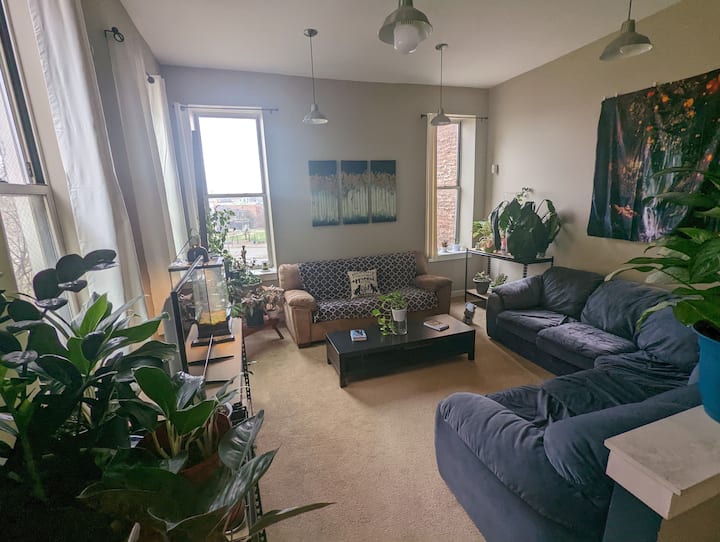 Spacious Condo With Tall Ceilings - Cincinnati
