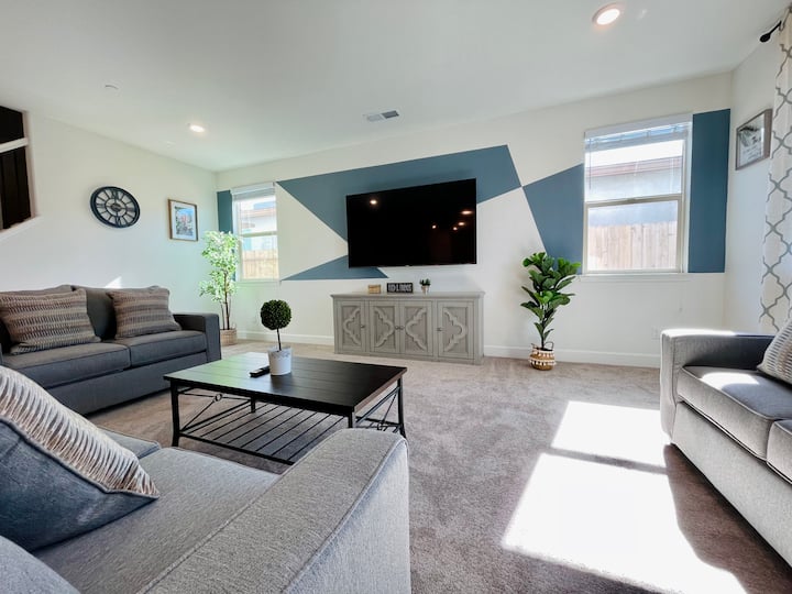 4bedrooms 2.5bath Home Good For Corpor Housing - Elk Grove