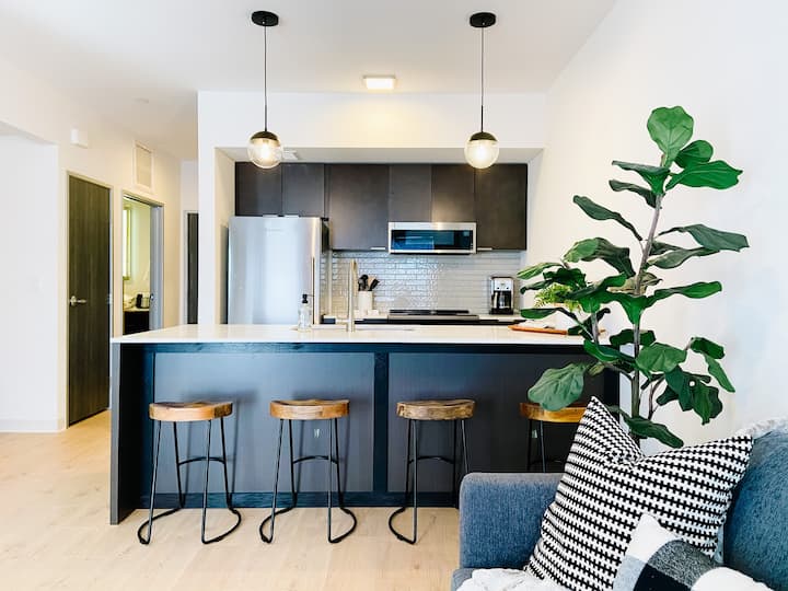 Downtown Bozeman Condo-sleeps 5 - Walk To Downtown - Bozeman, MT