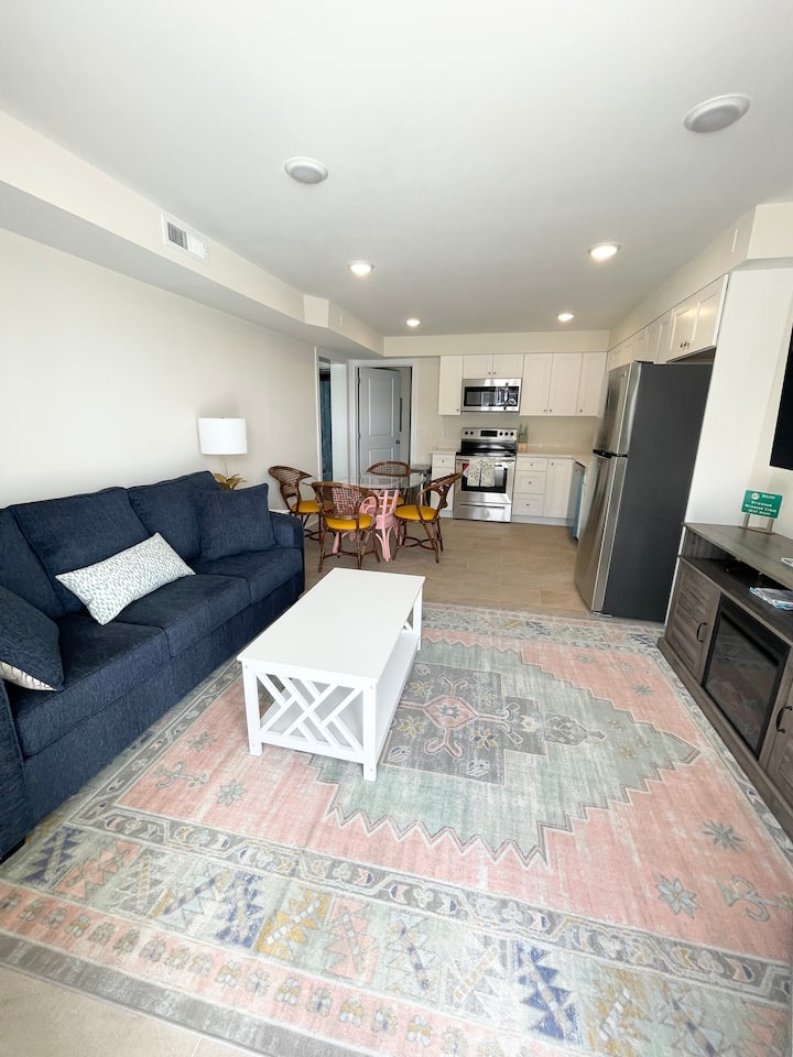 Beachfront Condo W/pool In Wildwood Crest! - 와일드우드 크레스트