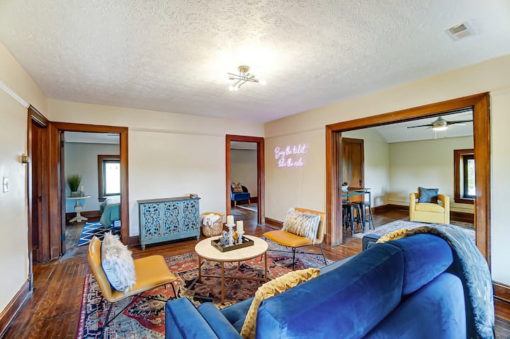 Cozy Carriage House On Two Acre Mansion Estate - Cincinnati, OH