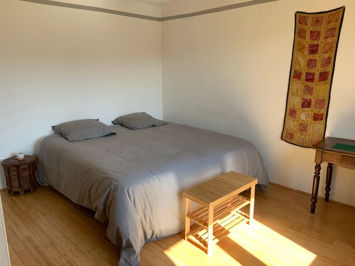 Chambre Avec Vue Dans La Maison De L'éléphant - Manosque