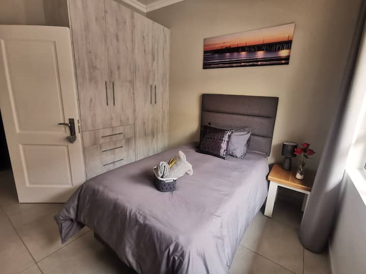Adorable 2 Bedroom Flat - Peaceful - Alberton
