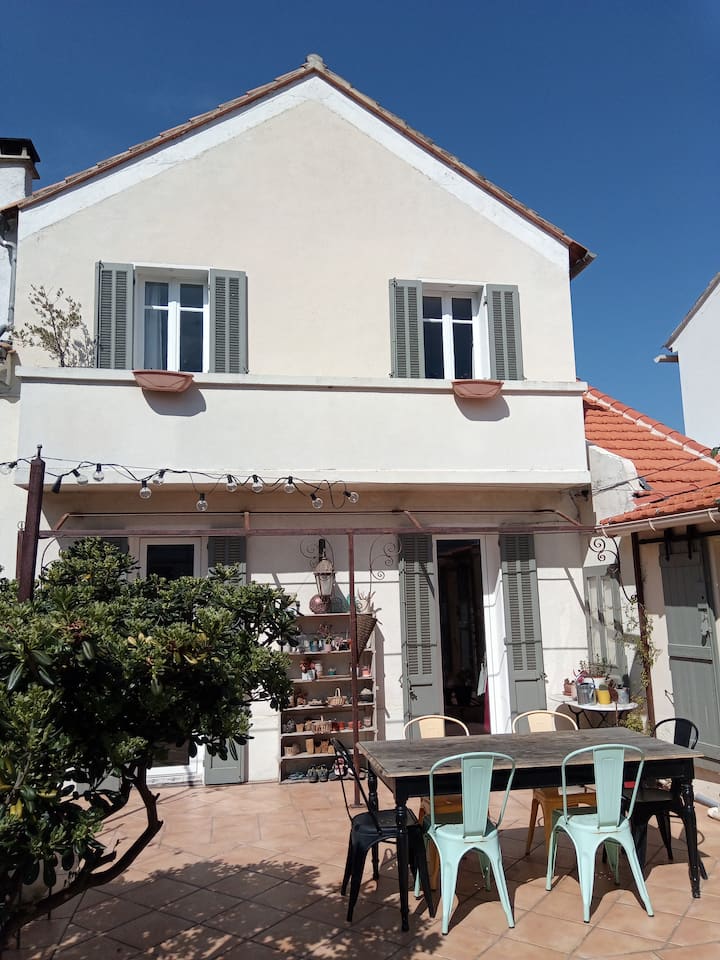 Jolie Maison De Ville Avec Jardin Arboré + Piscine - La Seyne-sur-Mer
