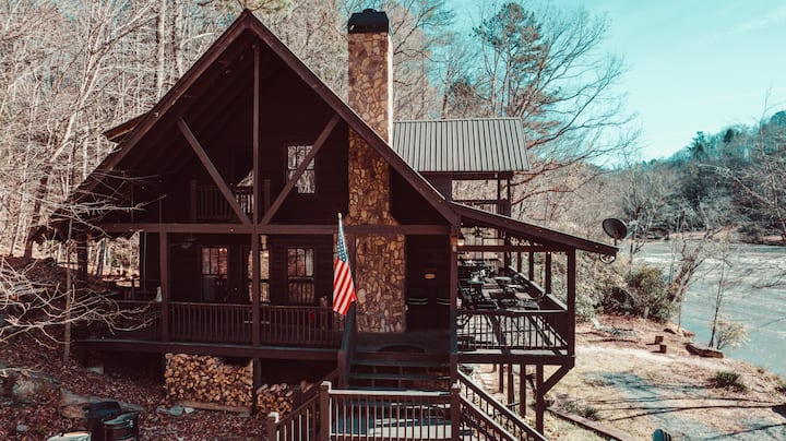 River Rock Mountain Chalet On Coosawattee River / Hottub / Fire-pit / Riverside - Ellijay, GA
