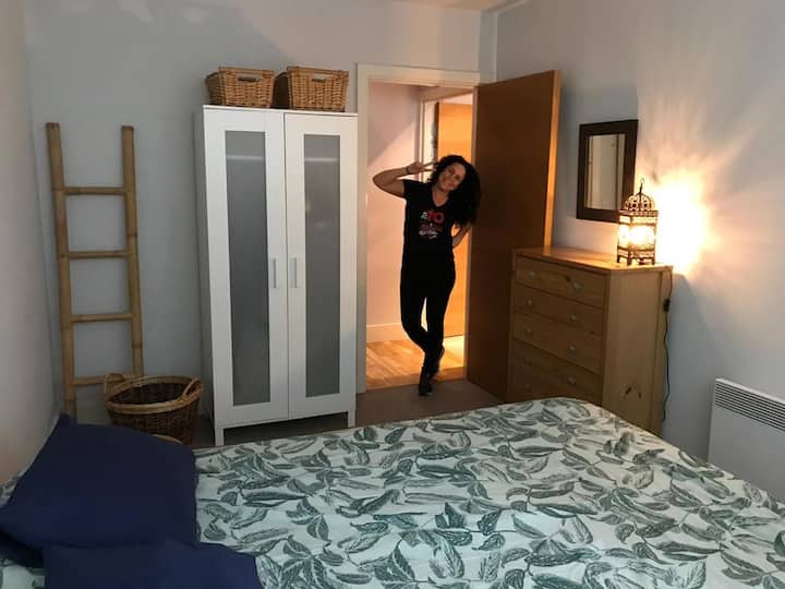 Centrally Located & Spacious 2 Bedroom Apartment - Liverpool