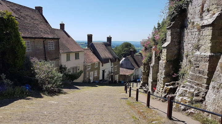 Charming Cottage With Amazing Garden View - Shaftesbury