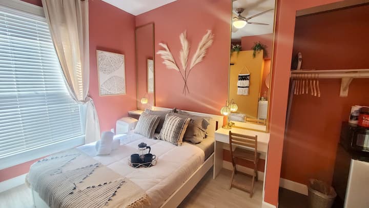 Tranquil Urban Getaway In Proximity To Gaslamp - Coronado, CA