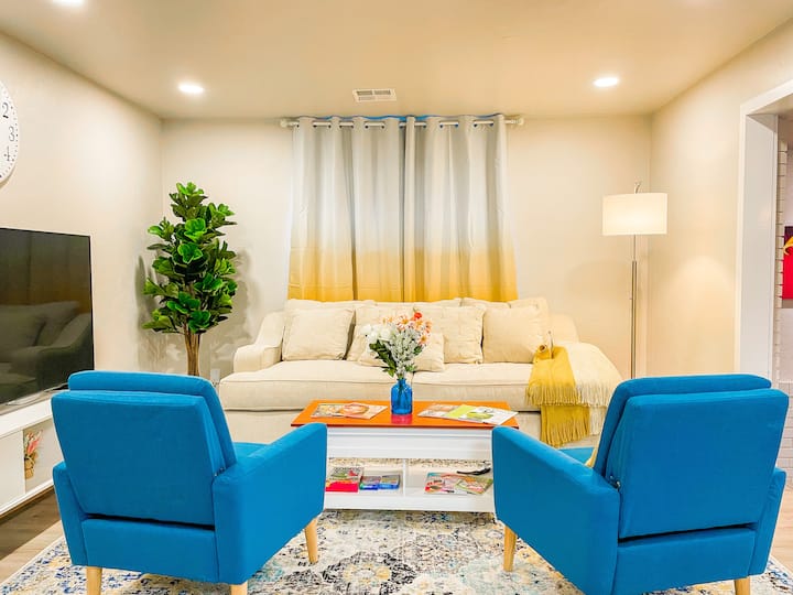 King Bd +Tv In Rm. Heart Of Okc+65’ Tv. No Chores - The Village, OK