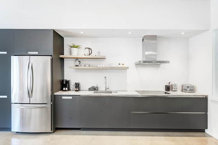 Tremblant Oasis: Fireplace, Hot Tub, King Beds! - Mont-Tremblant