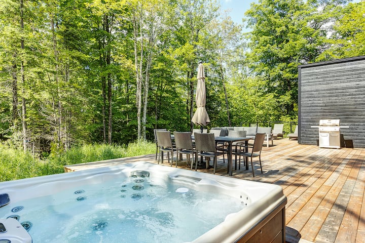 Tremblant Oasis: Luxury, Nature, Hot Tub, Views! - Mont-Tremblant