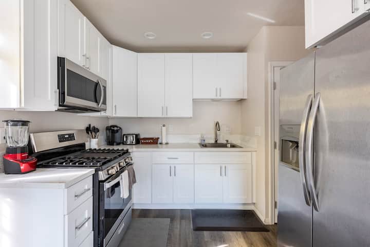 Cozy Casa | Mini Home For Travel Workers - El Cajon, CA