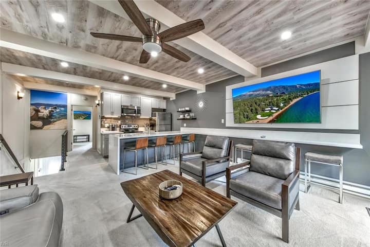 Gorgeous Condo, In The Heart Of Incline Village - Carson City, NV