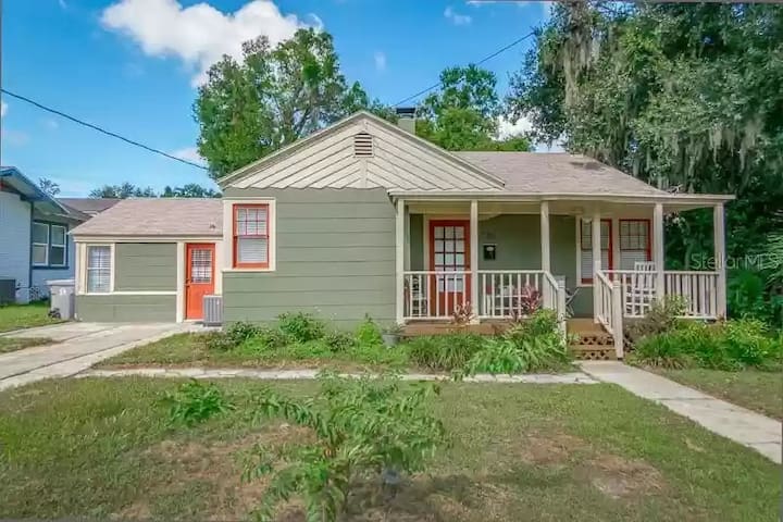 Historic Boho Bungalow | Walk To Swan Lake - Lakeland, FL