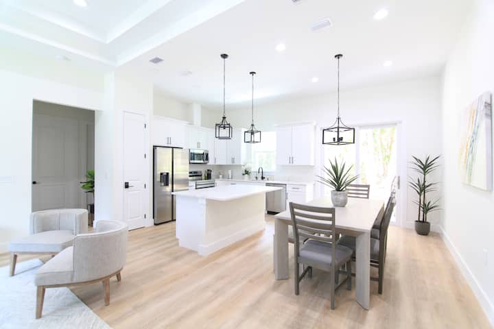 Luxurious 3 Bedroom Home - 北港