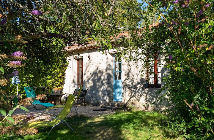 Jardin Cottage At Chez Maurit, Pool, Tennis Court - Charente