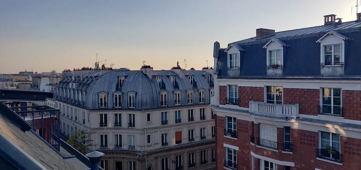 Appartement Balcons Et Vue Sur Les Toits à Paris - Paris