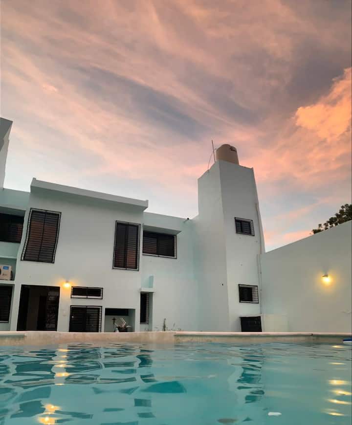 Casa Amplia Con Alberca - Mérida