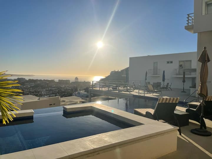 Ocean View 2br Condo • Balcony • Kitchen • Wifi - Cabo San Lucas