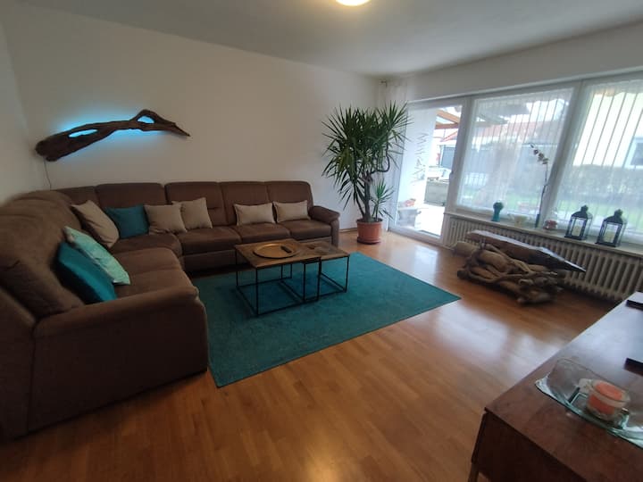 Schöne 77m² Eg-wohnung Mit Kostenlosen Parkplatz - Ainring