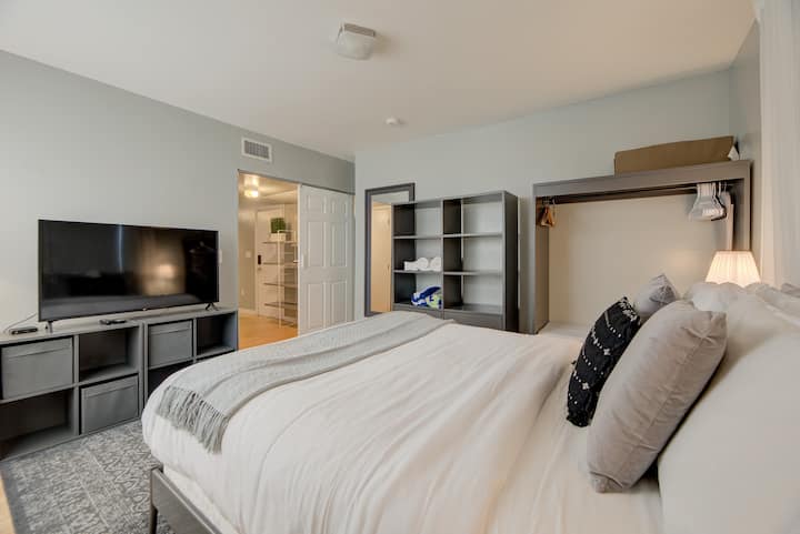 Perfect Location! | Beach 🏖 | Española | Lincoln - Miami Beach, FL
