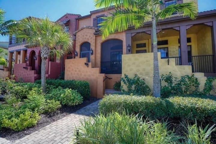 Beautiful
3 Br/2.5 Bath Paseo Townhome In A Quad - Fort Myers, FL