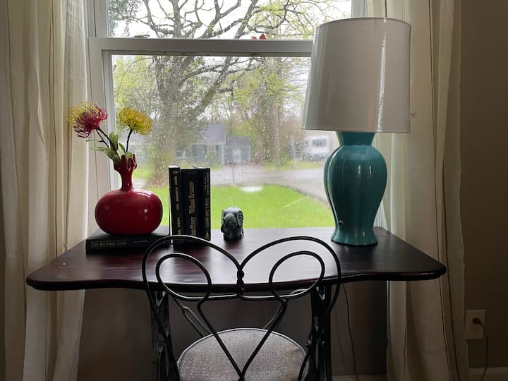 Quiet 3 Bedroom Duplex With Off-street Parking - Tennessee