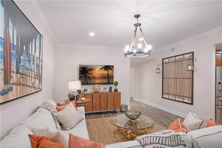 2 Bedroom Resort Property Close To Everything. - Naples, FL