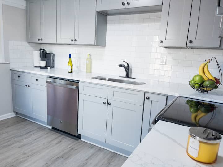 ⭐️Contemporary Upscale Family Villa In ❤️ Of Town ⚾️ - Smyrna, GA