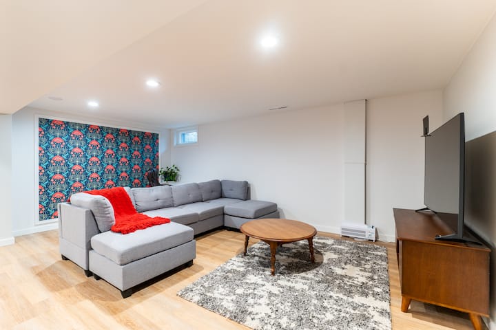 1 Bed Suite And Remote Office By Lake & Airport - Madison, WI