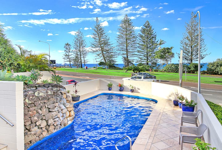 Book For Beach Holiday. Oceanviews / Cafes / Pool - Mooloolaba