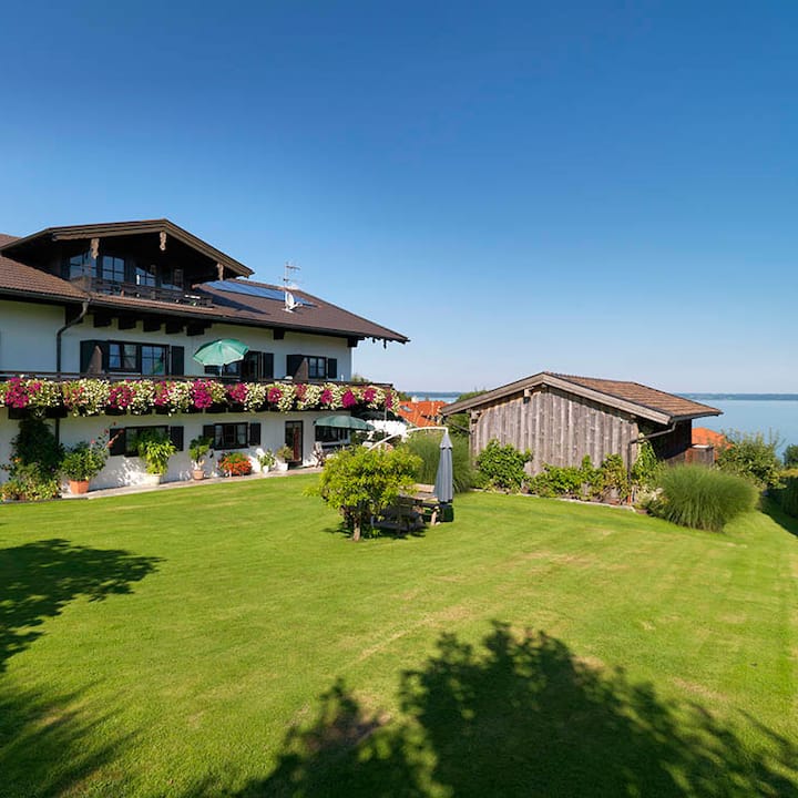 Die Nummer 2 - Apartment Mit Eigener Terrasse - Gstadt am Chiemsee