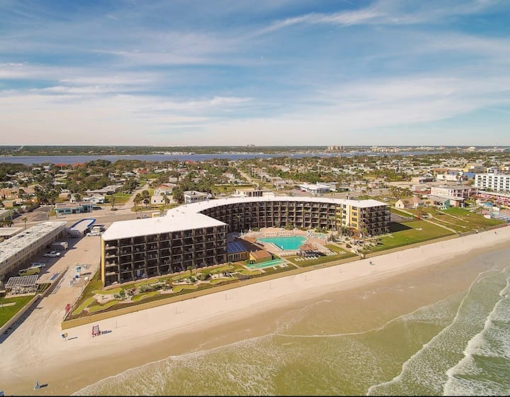 Ocean View Condo ! - Daytona Beach Shores, FL
