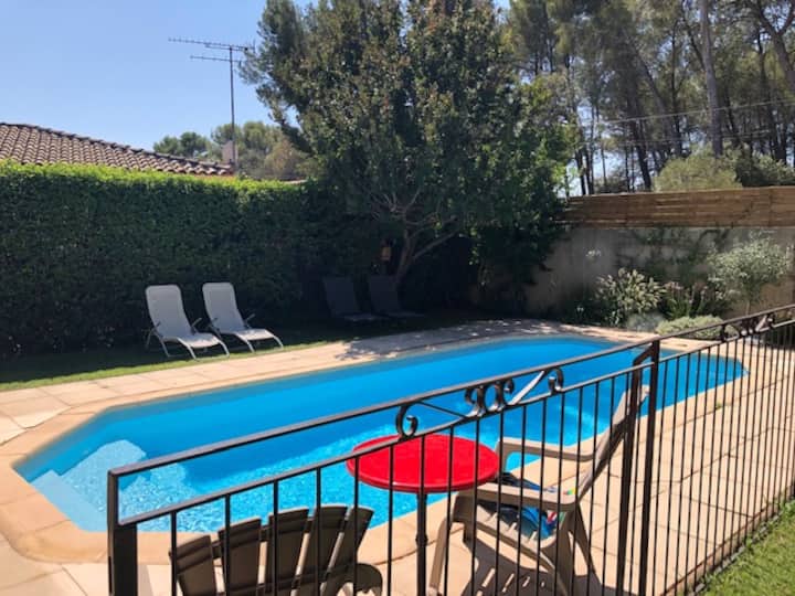 Villa Avec Piscine - Charmant Village De Grans - Salon-de-Provence