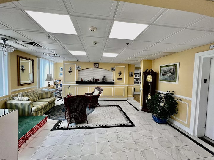 Lovely Studio Condo By The Boardwalk & Beach Oc-nj - Longport, NJ