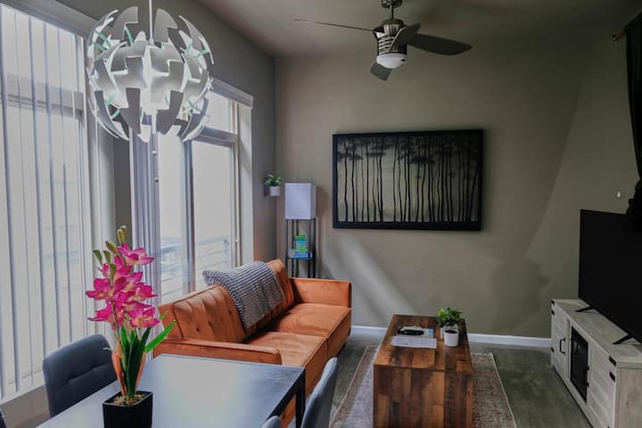 Historic Downtown Studio Near Pike Place + Parking - University Village - Seattle