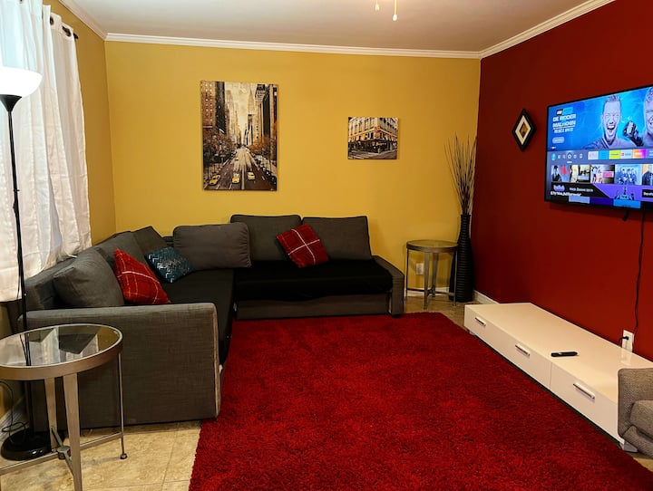 Gated Lovely 2 Bed W/free Wi-fi & Free Parking - Hollywood, FL