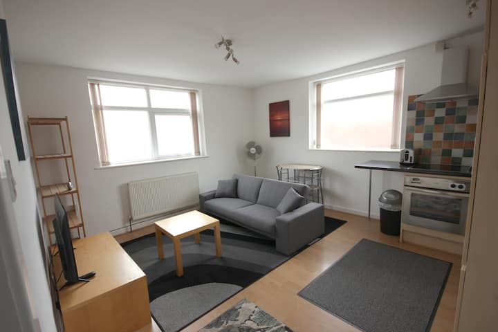 Detached 1 Bedroom 1st Floor Apartment. - Southport