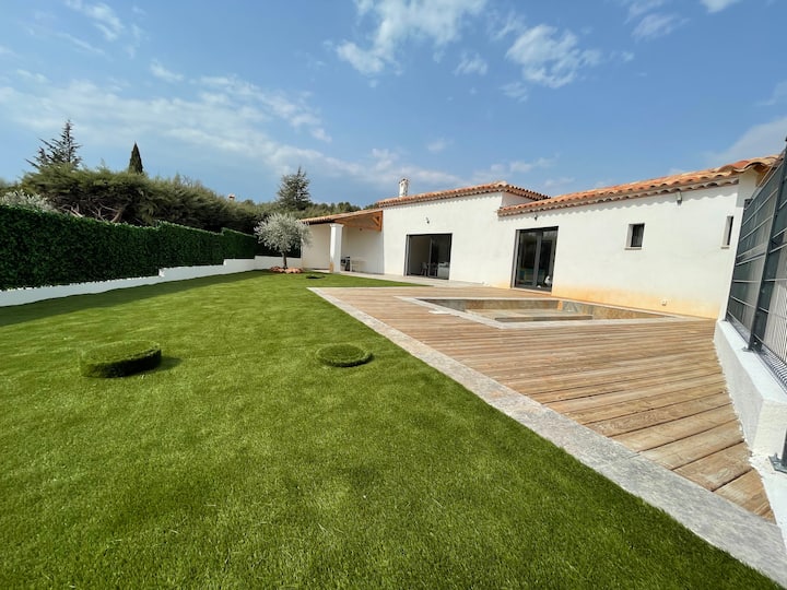 Magnifique Villa Avec Piscine. - Aups