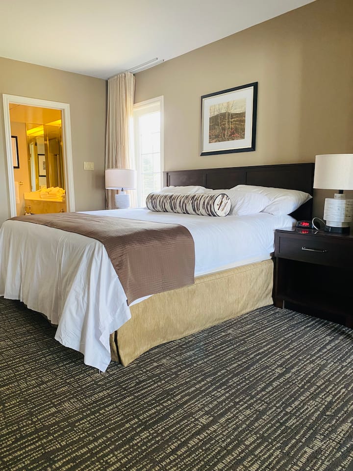 Cozy 1-bedroom Resort Home - Horseshoe Valley, ON