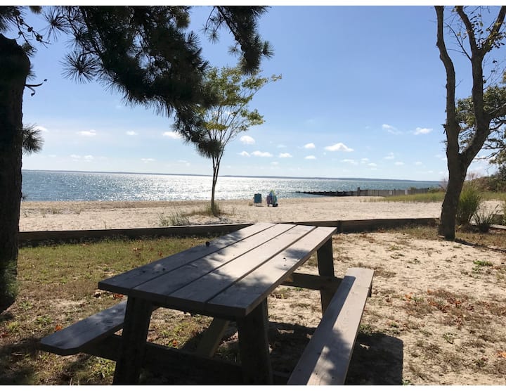 Walk To Private Beach From House That Sleeps 6 - Palmer Vineyards, Riverhead