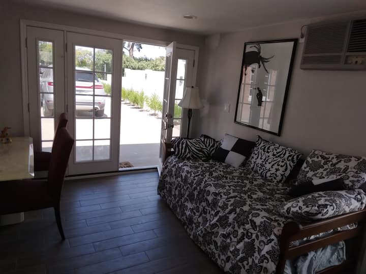 Adorable 1-bedroom With A Hot-tub - Phoenix, AZ