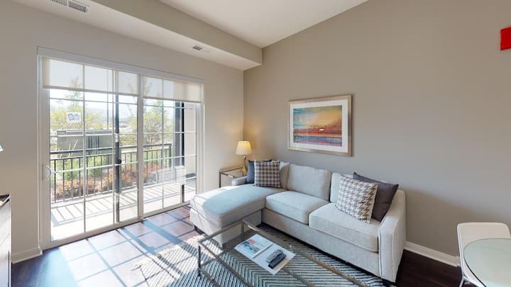 Gorgeous 2 Bed In Vernon Hills Shopping District - Lincolnshire, IL