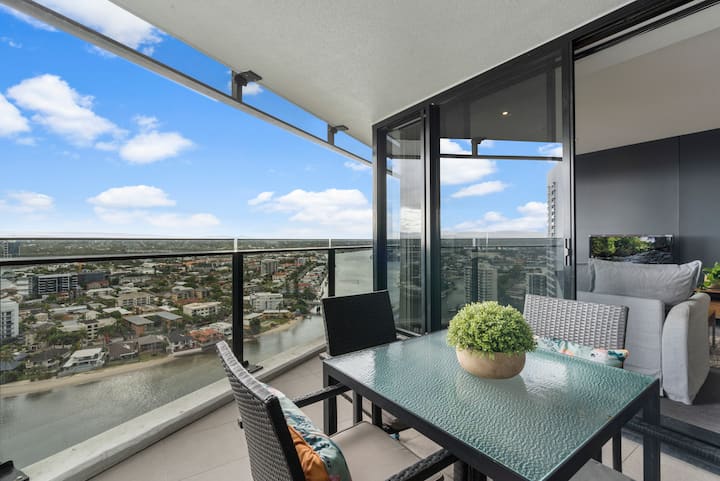 Circle On Cavill – 1 Bed + Study Hinterland View - Surfers Paradise