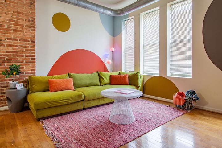 Eclectic 2-br Artist Loft | Near Mica, Jhu & Ummc - Baltimore, MD
