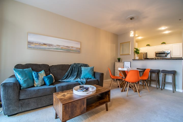 Charming 1 Bedroom Home In The Heart Of Seattle! - Seattle, WA