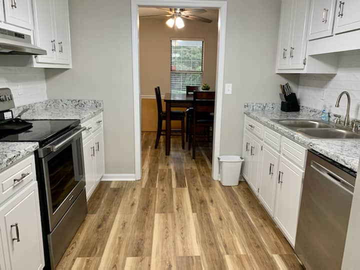 Townhome Cozy For Short/long Stay Prime Area - Augusta, GA