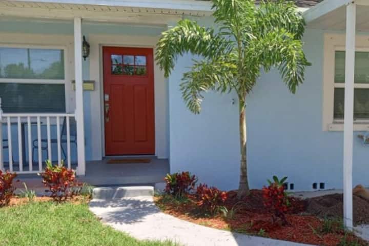4bdr Tropical Oasis In Historic Ybor City Tampa - Tampa, FL