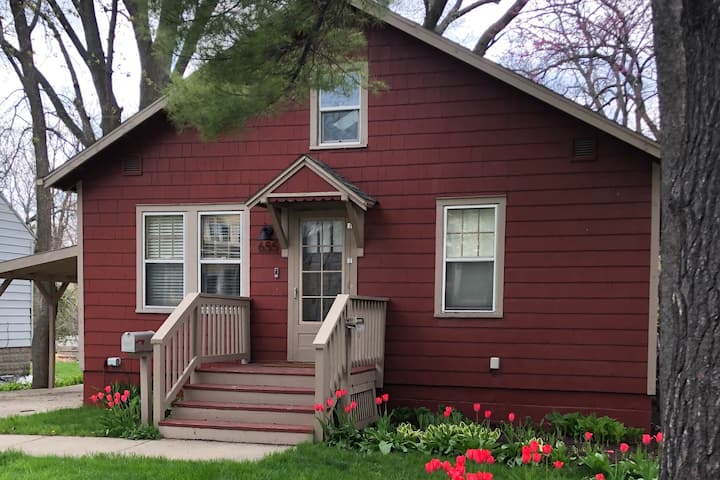 The Stuart House Near Downtown Iowa City - The University of Iowa